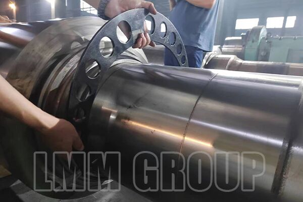 Use of work rolls - Work rolls, Backup rolls, Strip rolls - LMM GROUP ...