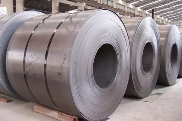 What is the general temperature of hot rolling rolls and what impact ...